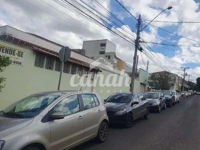 Casa / Sobrado para Locação em Ribeirão Preto/SP Vila Seixas 3 Quartos