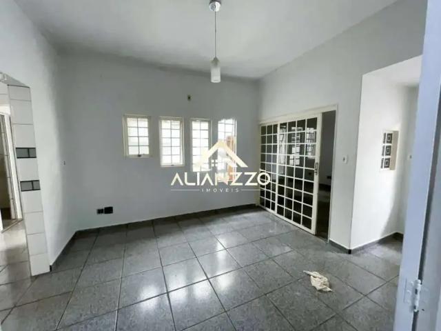 Casa / Sobrado para Locação em Ribeirão Preto/SP Campos Elíseos 3 Quartos
