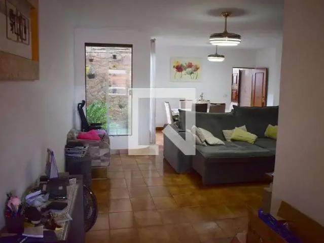 Casa / Sobrado para Locação em Ribeirão Preto/SP Centro 3 Quartos