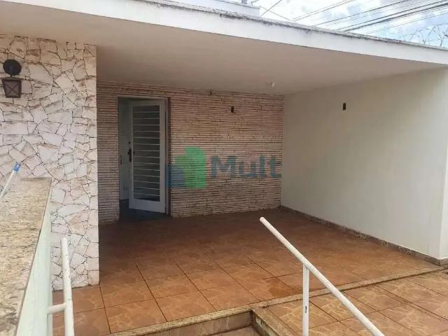Casa / Sobrado para Locação em Ribeirão Preto/SP Centro 3 Quartos