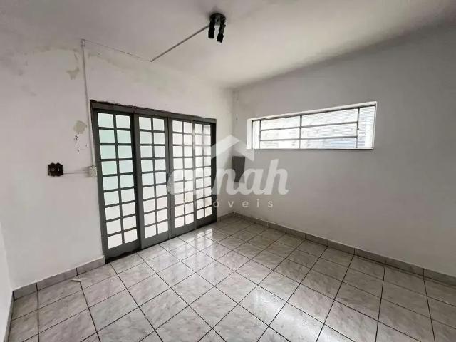 Casa / Sobrado para Locação em Ribeirão Preto/SP Centro 1 Quartos