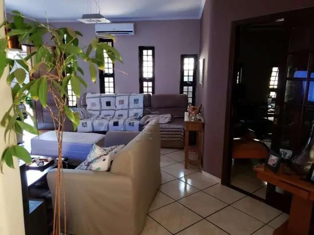 Casa / Sobrado para Locação em Ribeirão Preto/SP Centro 4 Quartos