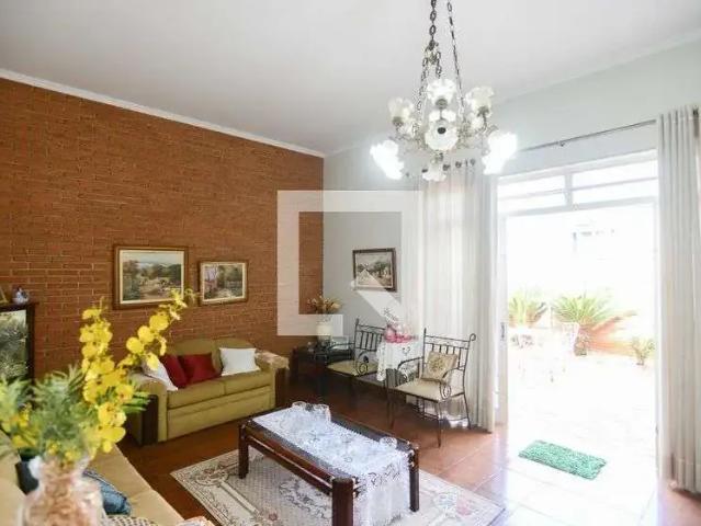 Casa / Sobrado para Locação em Ribeirão Preto/SP Jardim Irajá 3 Quartos