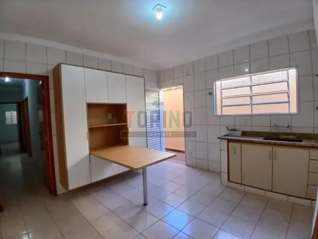 Casa / Sobrado para Locação em Ribeirão Preto/SP Jardim Irajá 2 Quartos