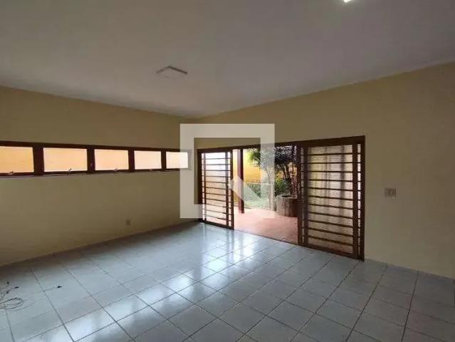 Casa / Sobrado para Locação em Ribeirão Preto/SP Parque Industria 4 Quartos