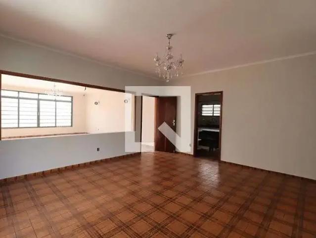 Casa / Sobrado para Locação em Ribeirão Preto/SP Ribeirânia 6 Quartos