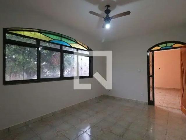 Casa / Sobrado para Locação em Ribeirão Preto/SP Sumarezinho 4 Quartos