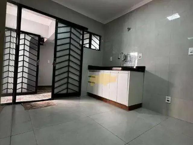 Casa / Sobrado para Locação em Rio Claro/SP Santana 2 Quartos