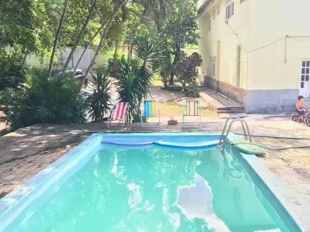 Casa / Sobrado para Locação em Rio das Ostras/RJ Mar do Norte 5 Quartos