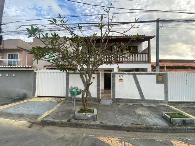 Casa / Sobrado para Locação em Rio das Ostras/RJ Recreio 3 Quartos