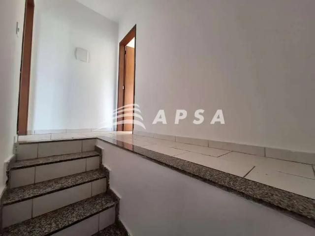 Casa / Sobrado para Locação em Rio de Janeiro/RJ Tanque 2 Quartos