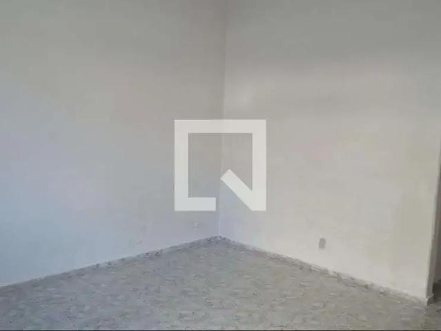 Casa / Sobrado para Locação em Rio de Janeiro/RJ Taquara 2 Quartos