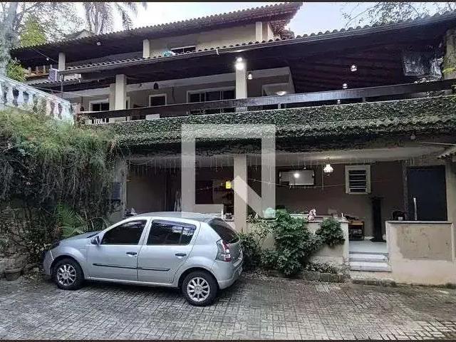 Casa / Sobrado para Locação em Rio de Janeiro/RJ Taquara 9 Quartos