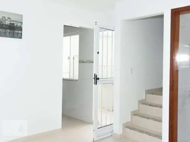Casa / Sobrado para Locação em Rio de Janeiro/RJ Vila Valqueire 2 Quartos
