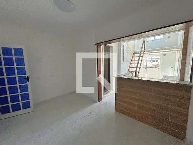 Casa / Sobrado para Locação em Rio de Janeiro/RJ Vila Valqueire 2 Quartos