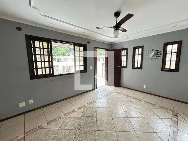 Casa / Sobrado para Locação em Rio de Janeiro/RJ Vila Valqueire 3 Quartos