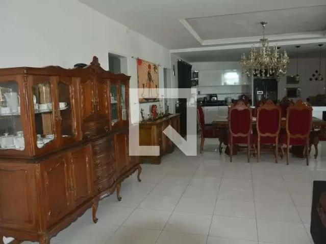 Casa / Sobrado para Locação em Rio de Janeiro/RJ Zumbi 6 Quartos