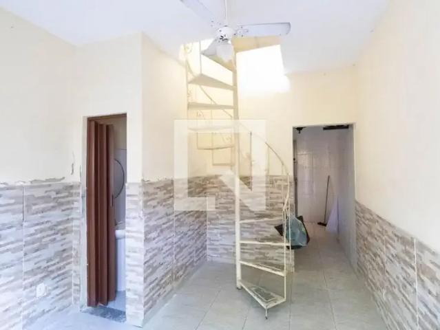 Casa / Sobrado para Locação em Rio de Janeiro/RJ Bangu 1 Quartos