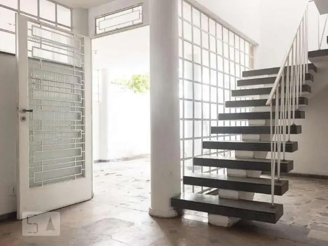 Casa / Sobrado para Locação em Rio de Janeiro/RJ Campo Grande 3 Quartos