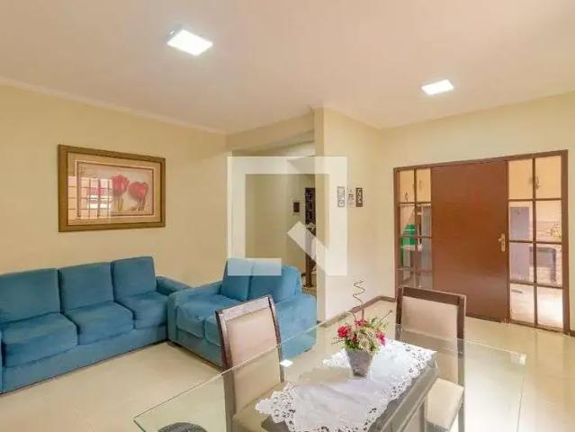 Casa / Sobrado para Locação em Rio de Janeiro/RJ Campo Grande 4 Quartos