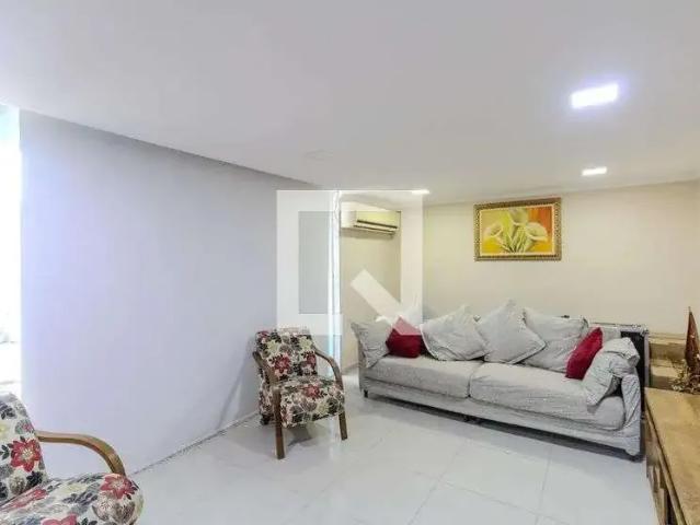 Casa / Sobrado para Locação em Rio de Janeiro/RJ Campo Grande 4 Quartos
