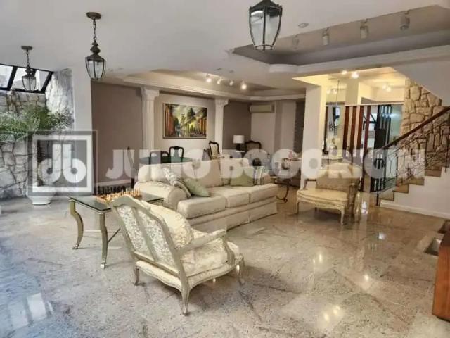 Casa / Sobrado para Locação em Rio de Janeiro/RJ Copacabana 4 Quartos