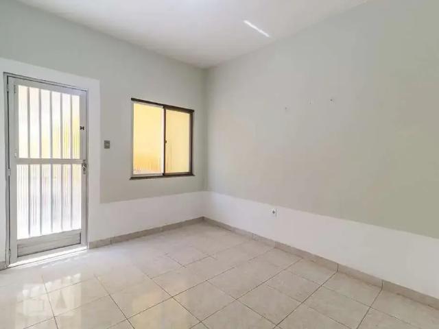 Casa / Sobrado para Locação em Rio de Janeiro/RJ Curicica 1 Quartos