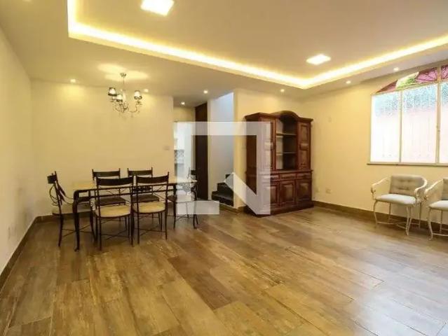 Casa / Sobrado para Locação em Rio de Janeiro/RJ Freguesia Ilha do Governador 3 Quartos