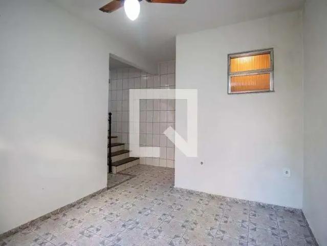 Casa / Sobrado para Locação em Rio de Janeiro/RJ Irajá 1 Quartos