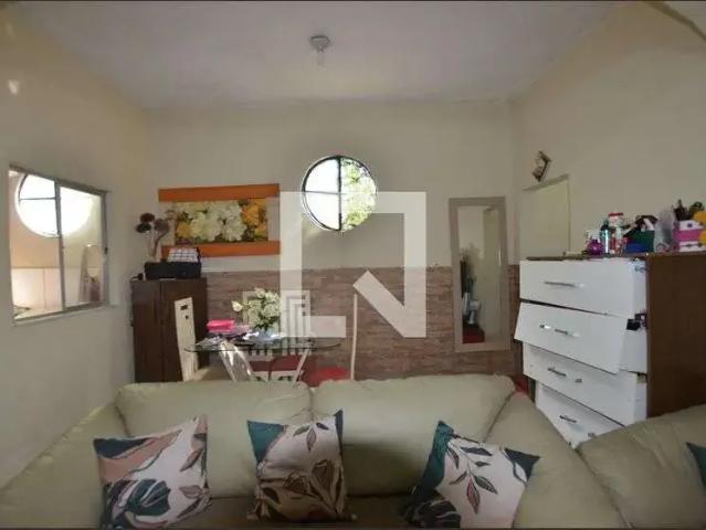 Casa / Sobrado para Locação em Rio de Janeiro/RJ Irajá 1 Quartos
