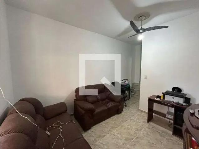 Casa / Sobrado para Locação em Rio de Janeiro/RJ Irajá 2 Quartos