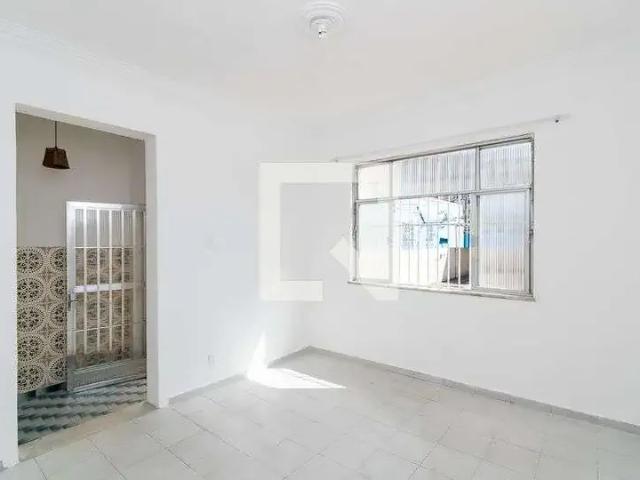 Casa / Sobrado para Locação em Rio de Janeiro/RJ Irajá 2 Quartos