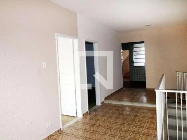 Casa / Sobrado para Locação em Rio de Janeiro/RJ Irajá 2 Quartos