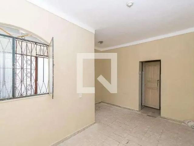 Casa / Sobrado para Locação em Rio de Janeiro/RJ Irajá 2 Quartos