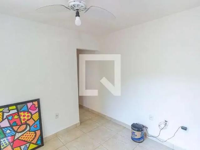 Casa / Sobrado para Locação em Rio de Janeiro/RJ Irajá 2 Quartos