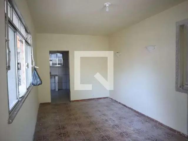 Casa / Sobrado para Locação em Rio de Janeiro/RJ Irajá 2 Quartos