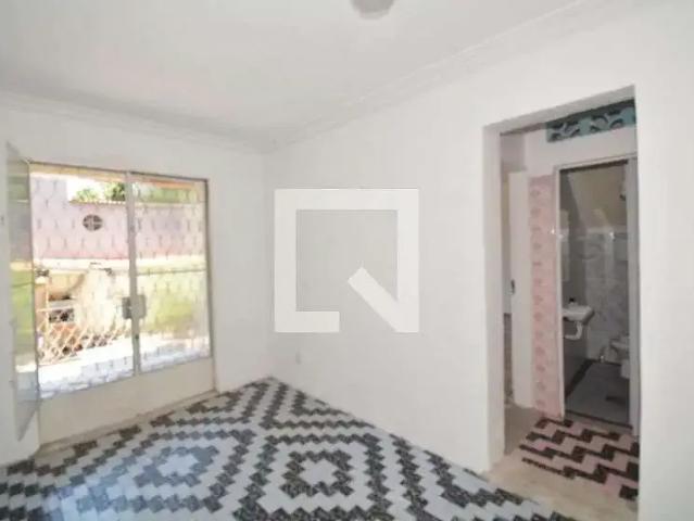 Casa / Sobrado para Locação em Rio de Janeiro/RJ Irajá 2 Quartos
