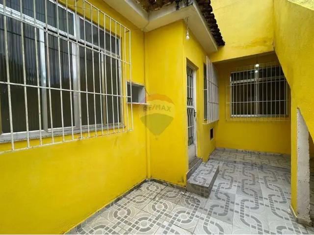 Casa / Sobrado para Locação em Rio de Janeiro/RJ Irajá 2 Quartos