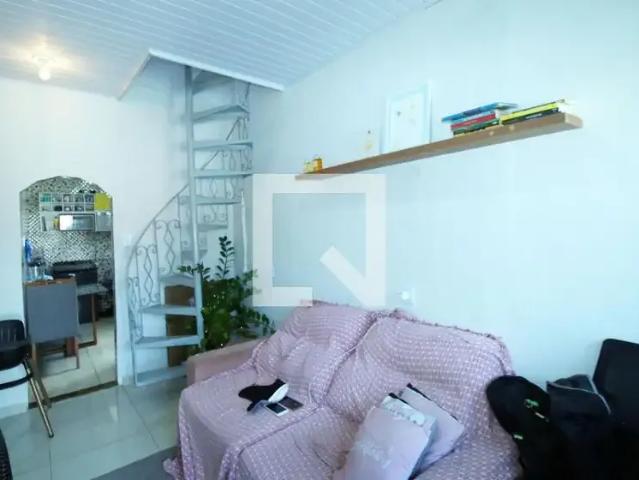 Casa / Sobrado para Locação em Rio de Janeiro/RJ Irajá 2 Quartos