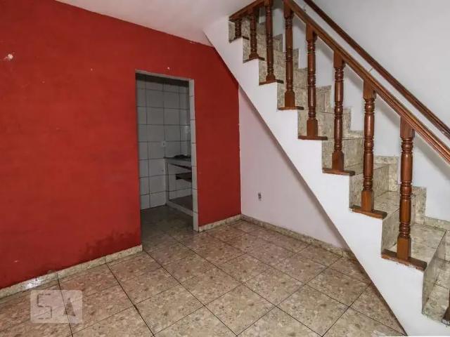 Casa / Sobrado para Locação em Rio de Janeiro/RJ Irajá 2 Quartos