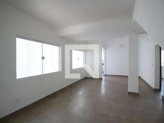 Casa / Sobrado para Locação em Rio de Janeiro/RJ Jacarepaguá 4 Quartos