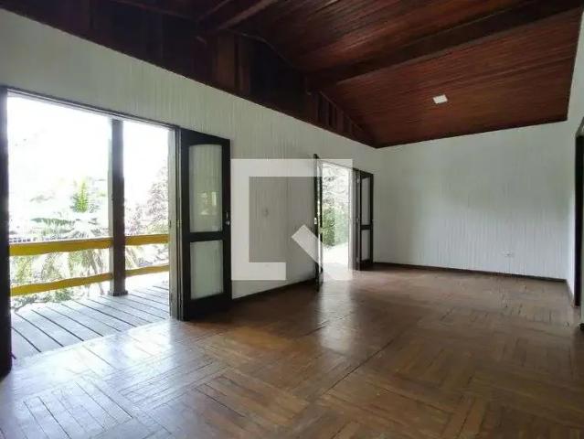 Casa / Sobrado para Locação em Rio de Janeiro/RJ Jacarepaguá 3 Quartos