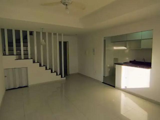 Casa / Sobrado para Locação em Rio de Janeiro/RJ Jardim Sulacap 3 Quartos