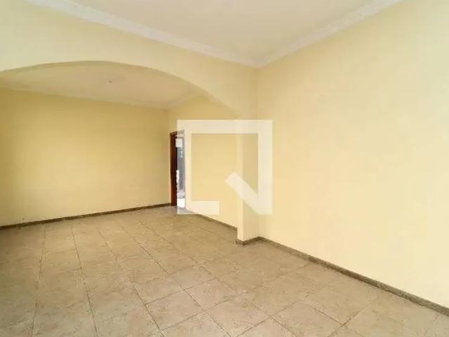 Casa / Sobrado para Locação em Rio de Janeiro/RJ Marechal Hermes 3 Quartos