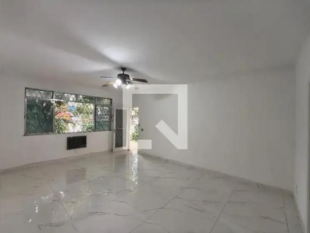 Casa / Sobrado para Locação em Rio de Janeiro/RJ Pechincha 3 Quartos