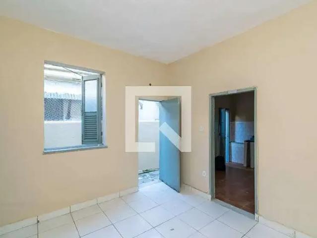 Casa / Sobrado para Locação em Rio de Janeiro/RJ Ramos 1 Quartos