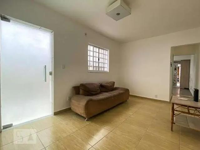 Casa / Sobrado para Locação em Rio de Janeiro/RJ Ramos 2 Quartos