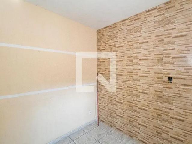 Casa / Sobrado para Locação em Rio de Janeiro/RJ Realengo 2 Quartos