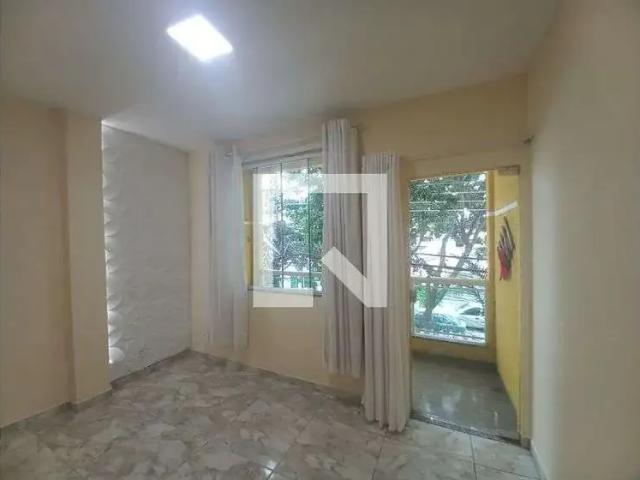 Casa / Sobrado para Locação em Rio de Janeiro/RJ Realengo 2 Quartos
