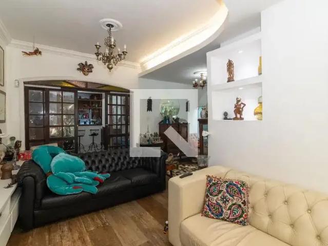 Casa / Sobrado para Locação em Rio de Janeiro/RJ Realengo 3 Quartos